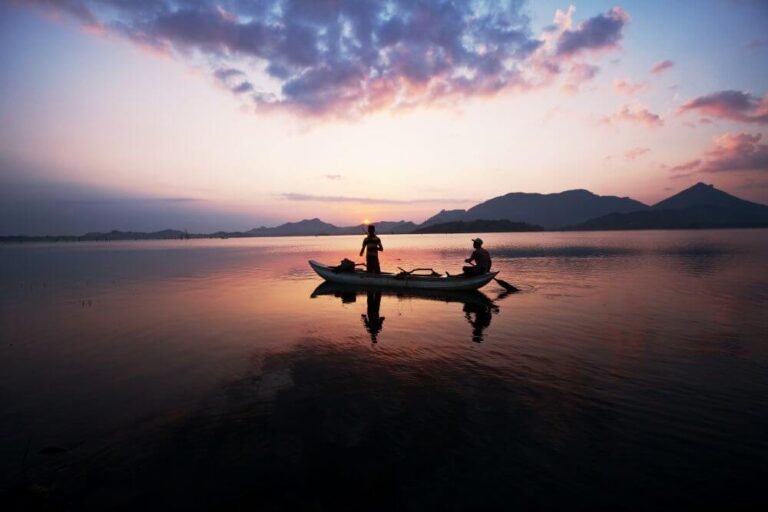 Munnar: The Ideal Destination for Your Romantic Pre-Wedding Shoot ...